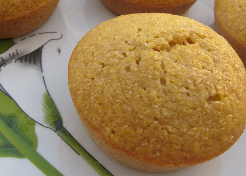 Muffins · corn · dry mix · prepared | 321 calories | Happy Forks