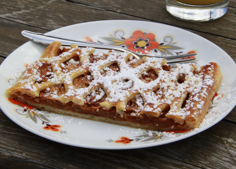 Strudel · apple | 274 calories | Happy Forks
