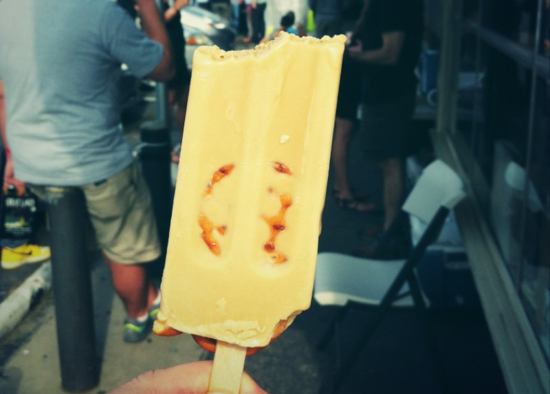 Butterscotch pudding popsicles recipe | 228 calories | Happy Forks