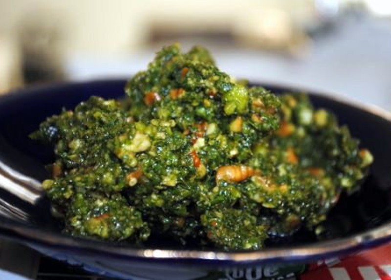 Five herb pesto recipe | 377 calories | Happy Forks