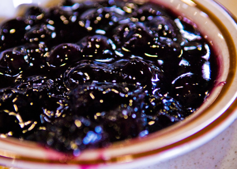 Black currant jam recipe | 118 calories | Happy Forks