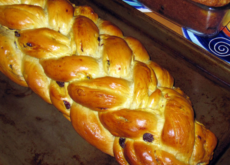 Nut braid recipe | 315 calories | Happy Forks