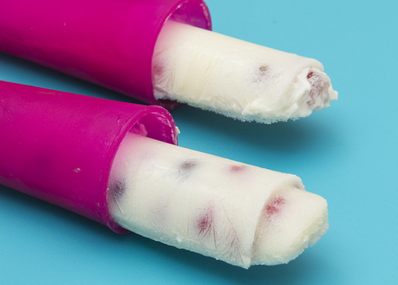 Rice pudding popsicle with rasberries recipe | 195 calories | Happy Forks