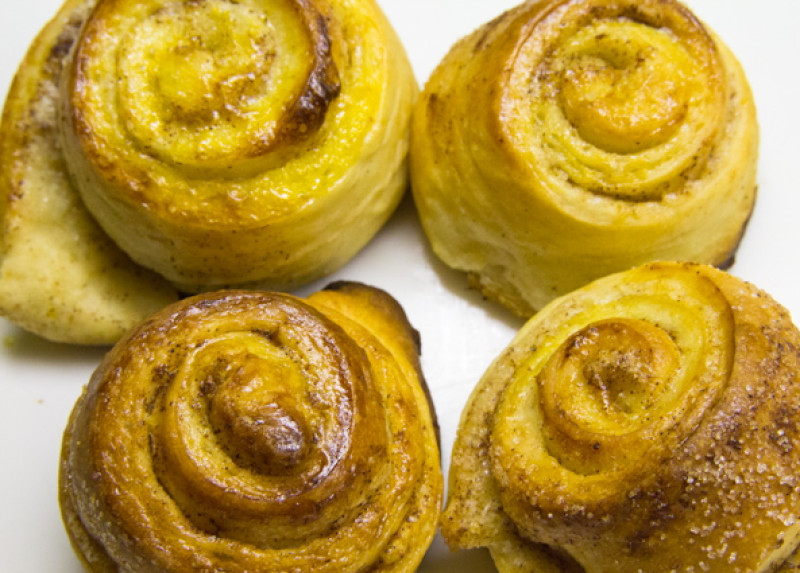 Cranberry-orange breakfast buns recipe | 310 calories | Happy Forks